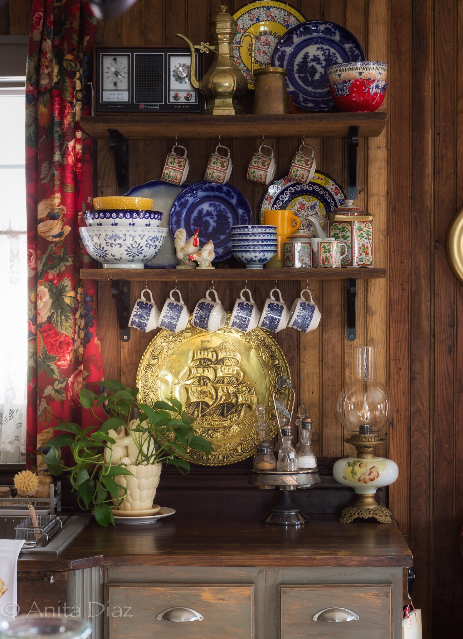 Shelf Styling: How to create seasonal vignettes - Whispering Pines ...