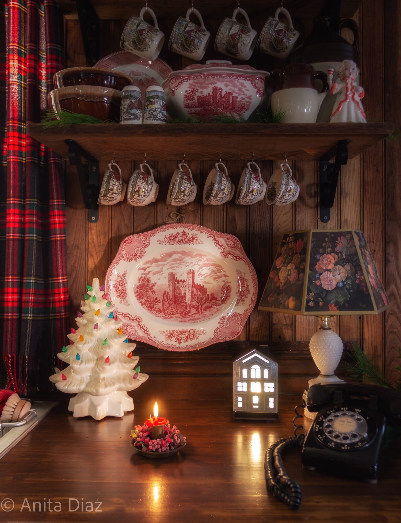 Merry Christmas cottage kitchen and dining - Whispering Pines Homestead