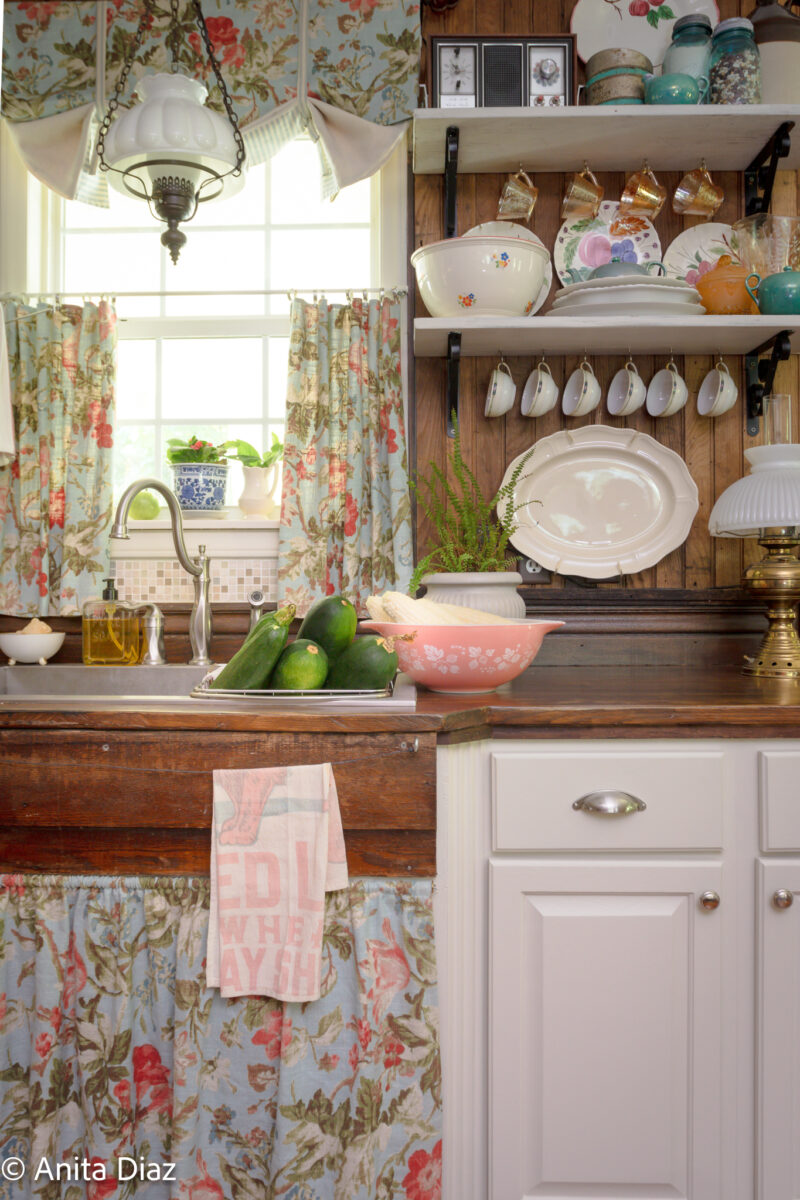 Cozy Fall Kitchen - Whispering Pines Homestead
