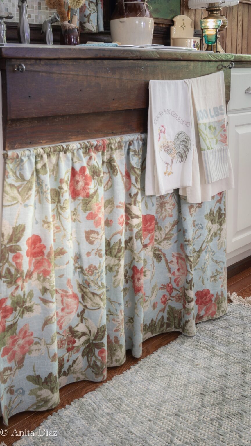 Summer Cottage Farmhouse Decor - Whispering Pines Homestead